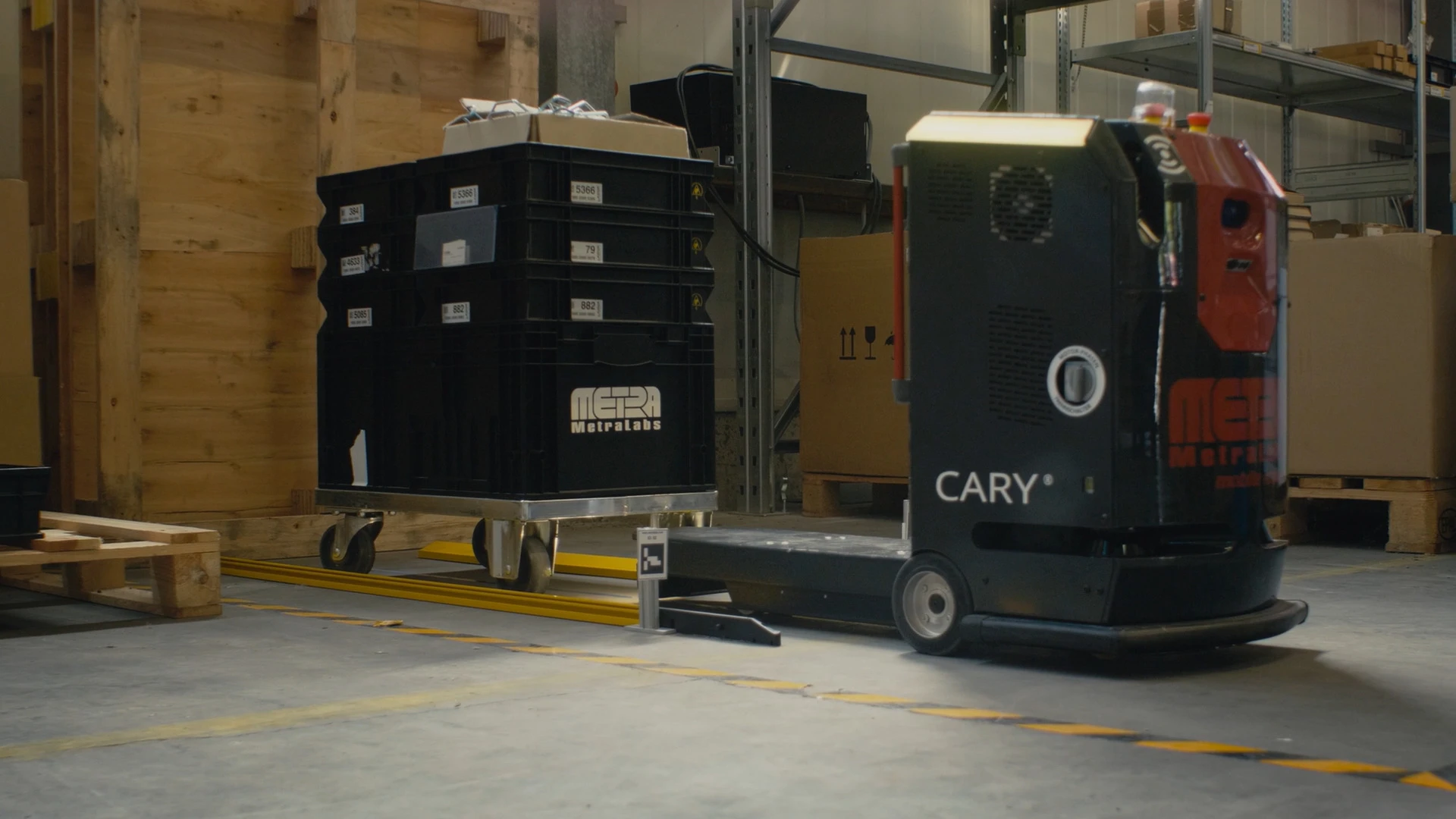 CARY up - AMR for intralogistics automation - MetraLabs