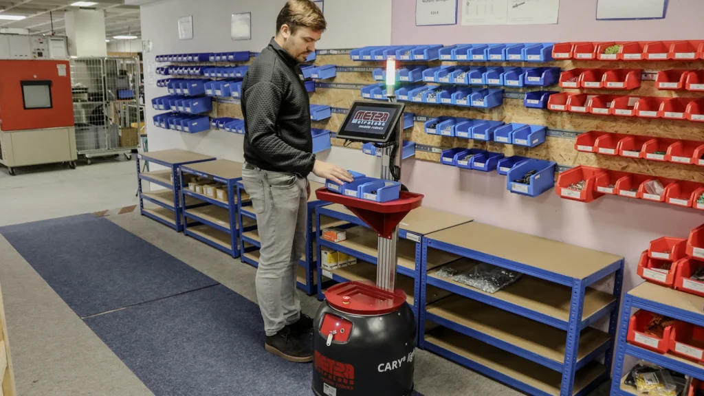 CARY light - AMR for small goods - MetraLabs